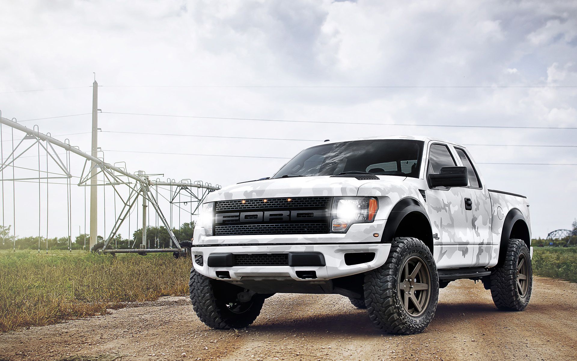 White Ford Wallpapers - Wallpaper Cave