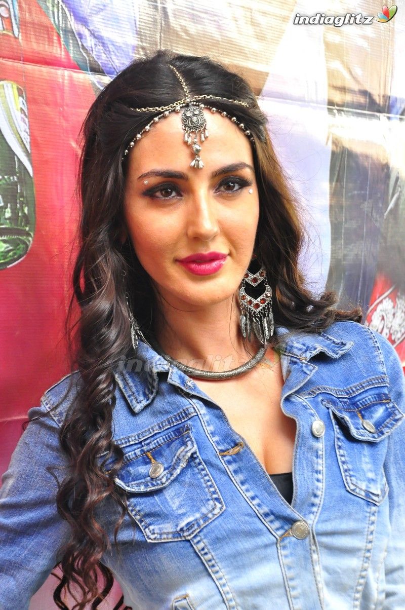 FARAH KARIMAEE Wallpapers - Wallpaper Cave