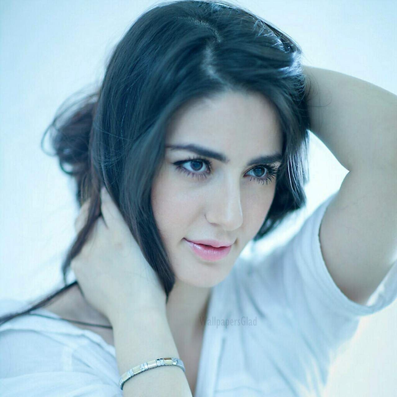 FARAH KARIMAEE Wallpapers - Wallpaper Cave