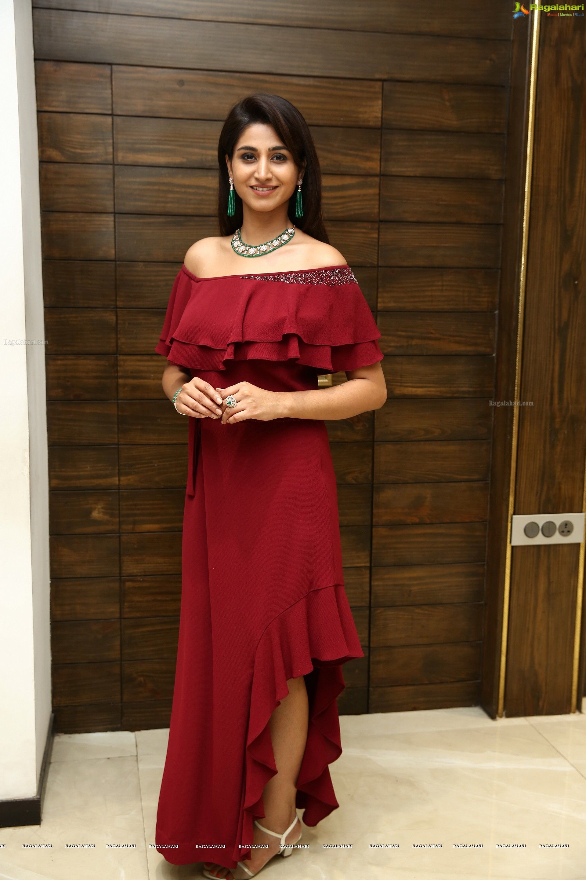 Varshini Sounderajan Wallpapers - Wallpaper Cave