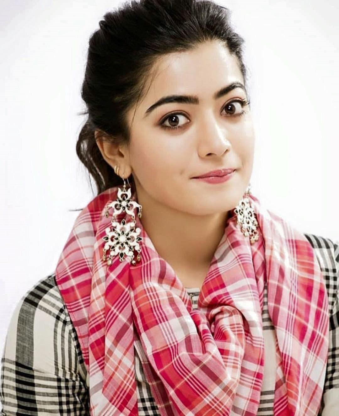 Rashmika Mandanna HD iPhone X Wallpapers - Wallpaper Cave