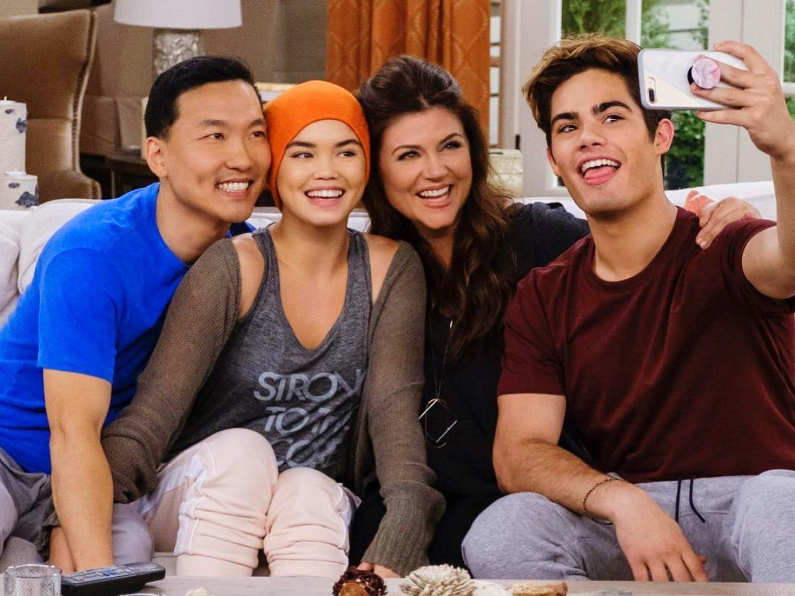 Netflix Alexa And Katie Wallpapers - Wallpaper Cave