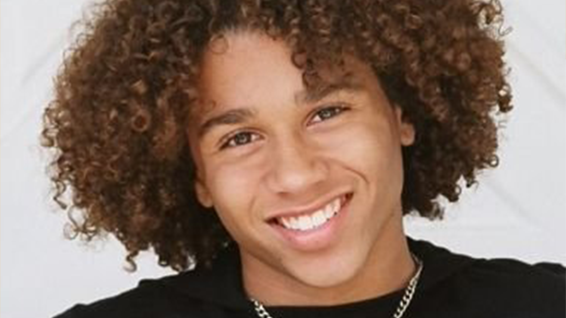 Corbin Bleu Moments That Matter Wallpapers - Wallpaper Cave
