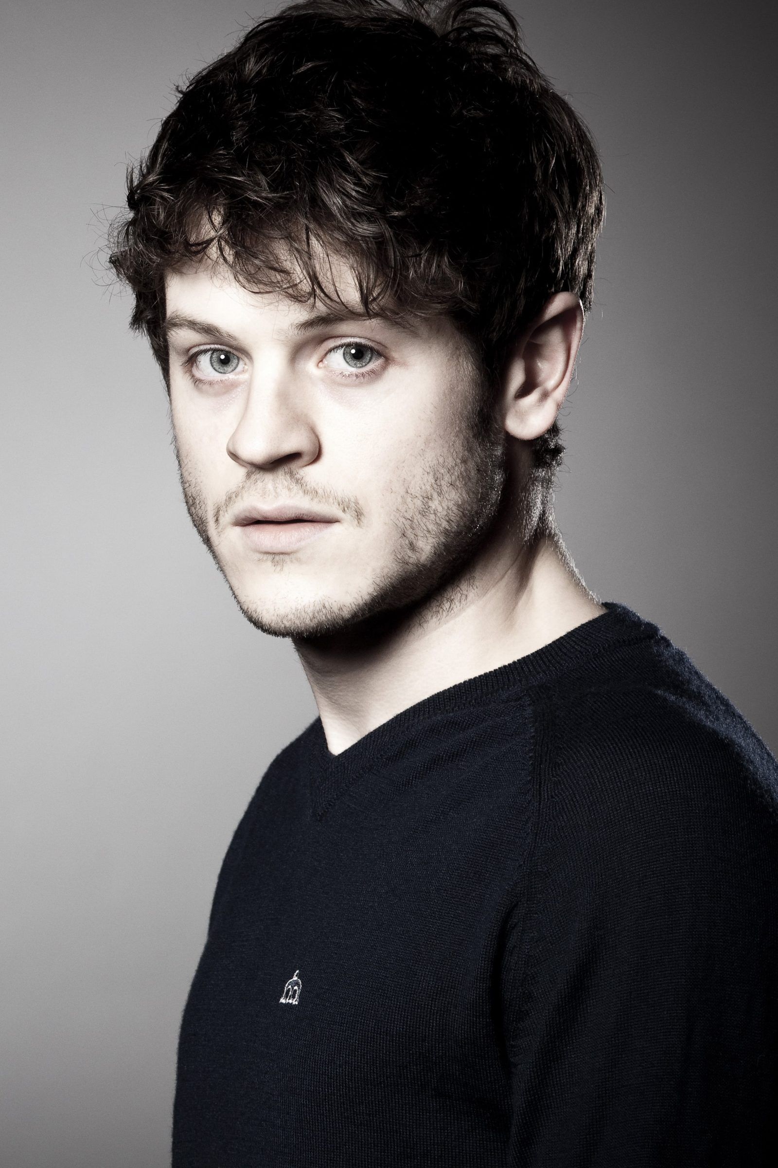 Iwan Rheon Wallpapers - Wallpaper Cave