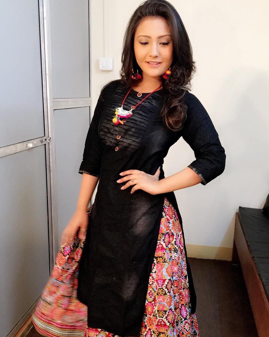 Aashika Bhatia Wallpapers - Wallpaper Cave