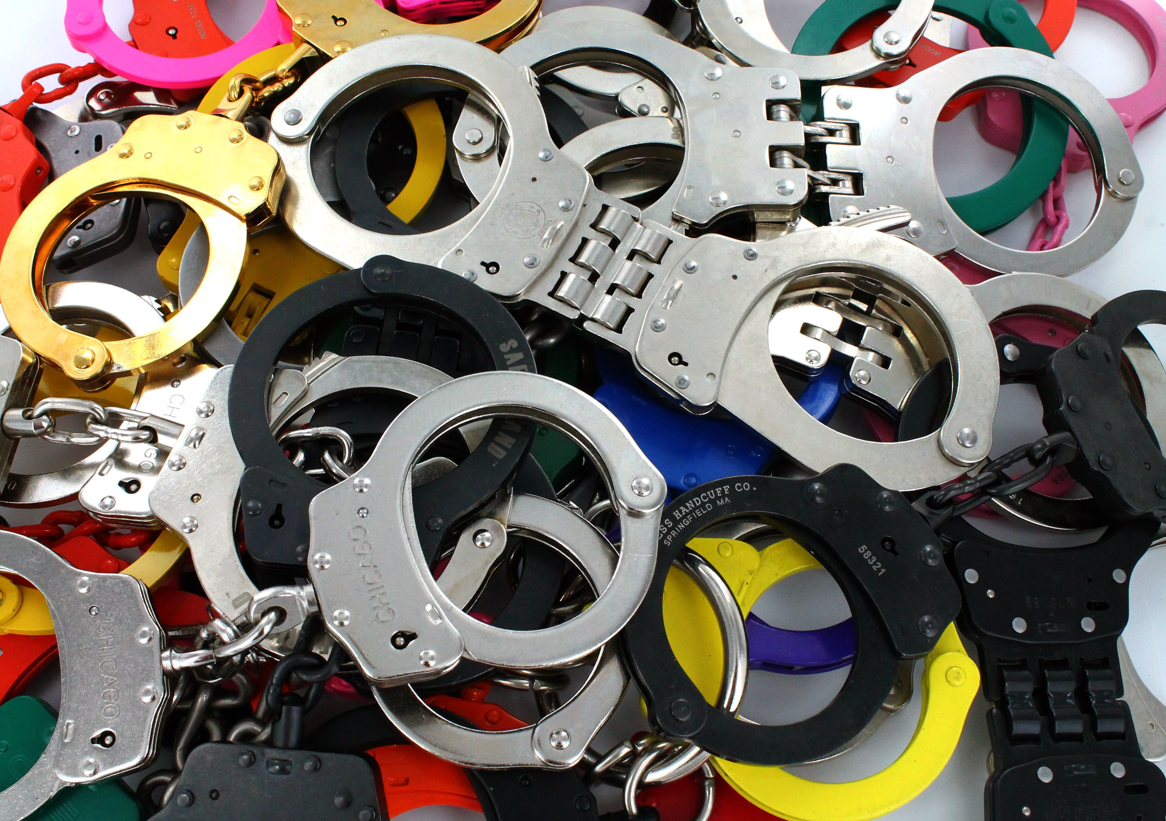 Handcuffs Women Wallpapers - Wallpaper Cave