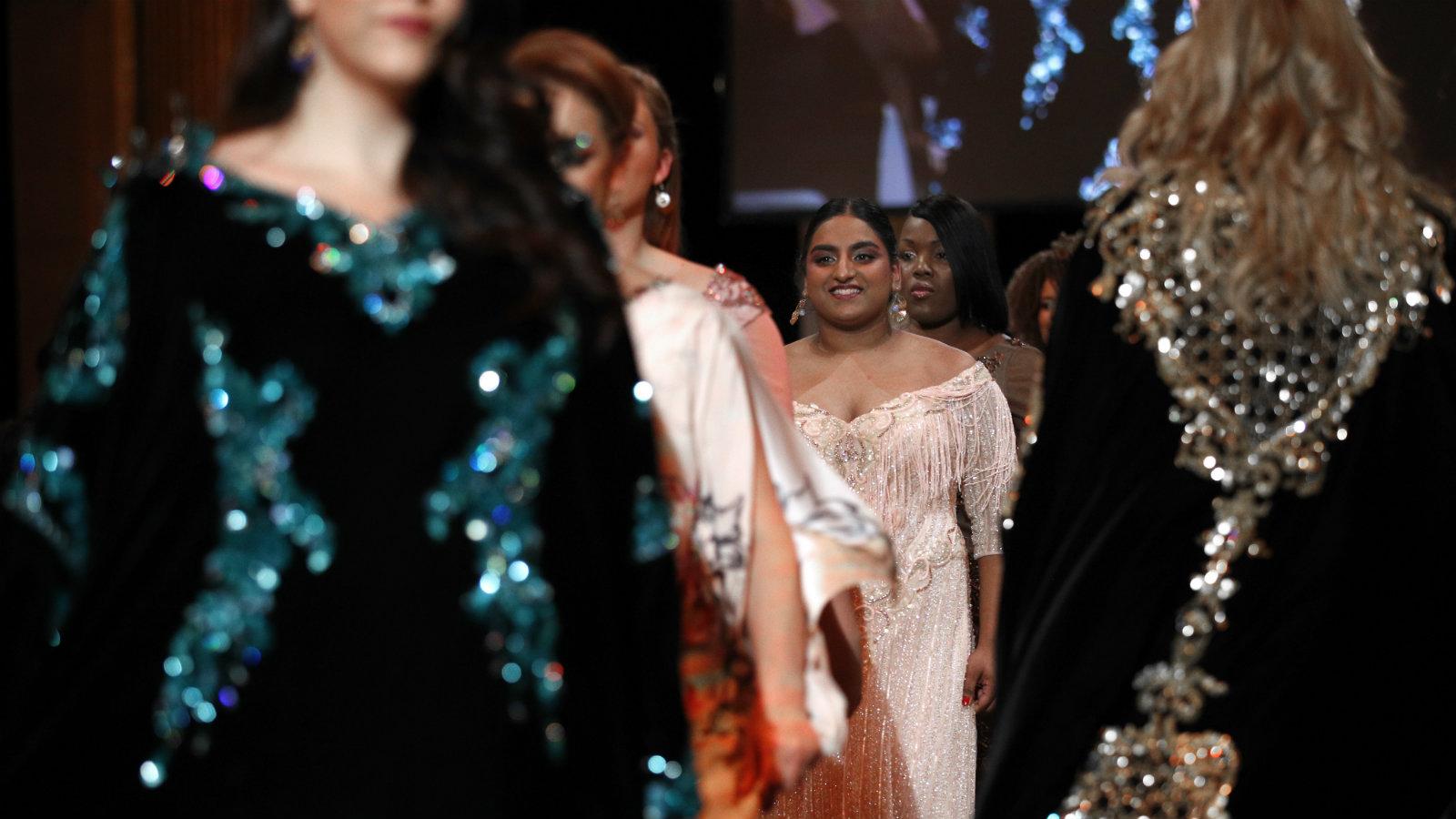 Women Model On Ramp Wallpapers - Wallpaper Cave