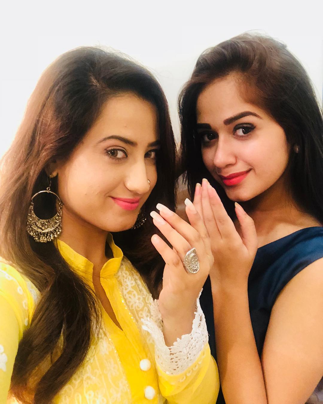 Aalisha Panwar Wallpapers - Wallpaper Cave