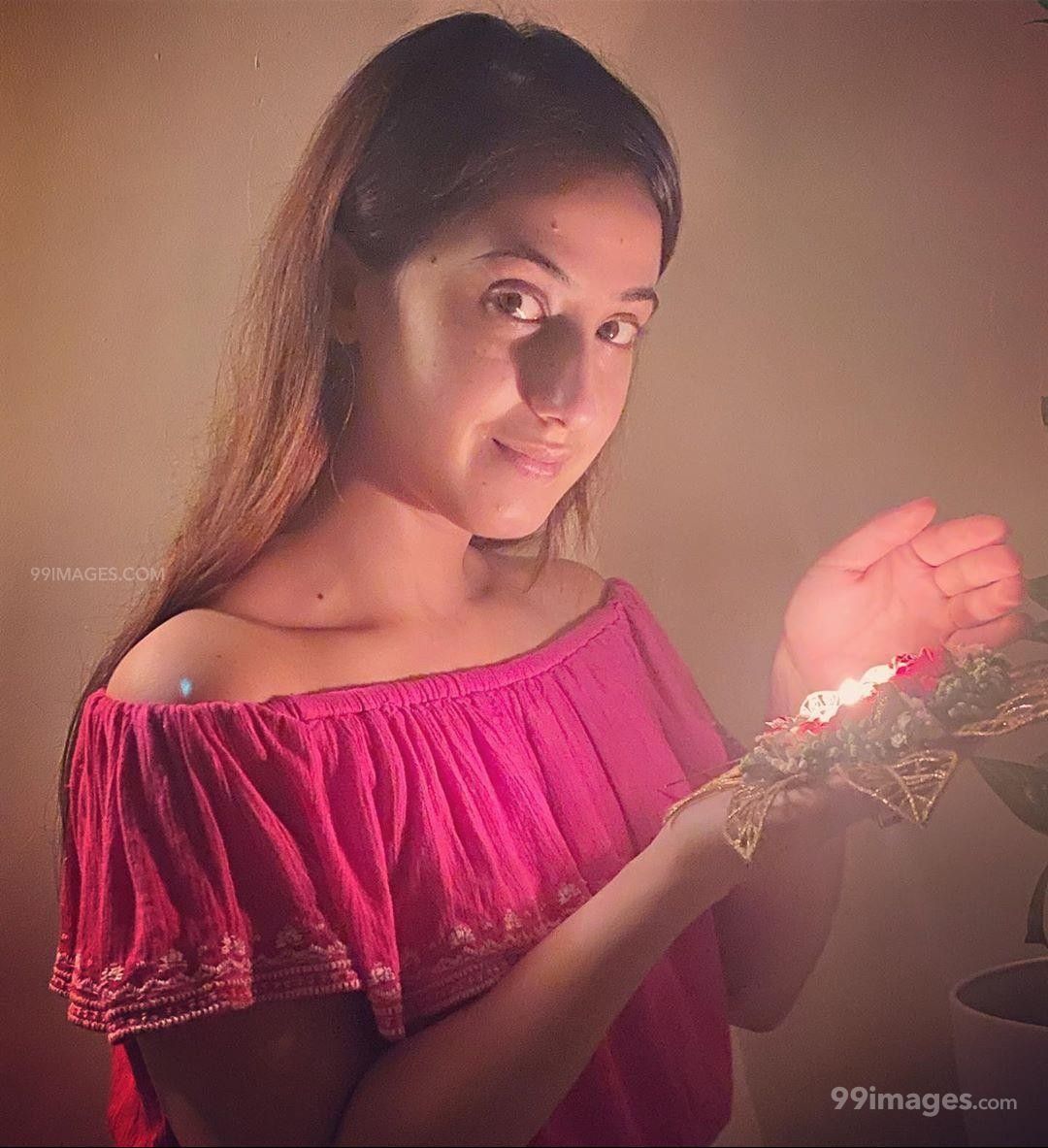 Aalisha Panwar Wallpapers - Wallpaper Cave