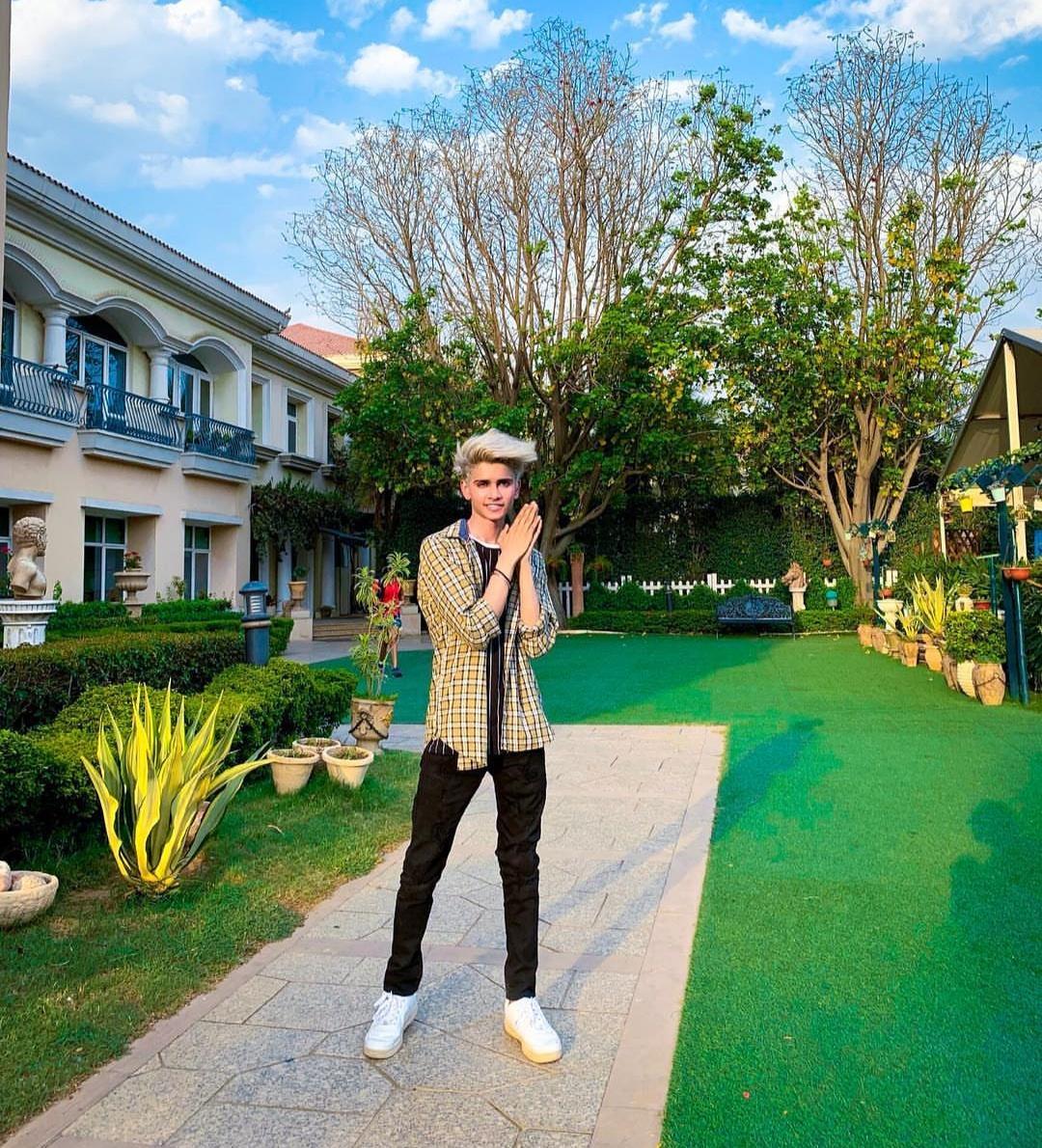 Lucky Dancer Wallpapers - Wallpaper Cave