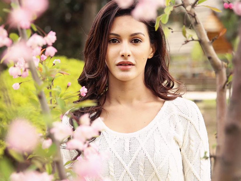 Amyra Dastur HD Wallpapers - Wallpaper Cave