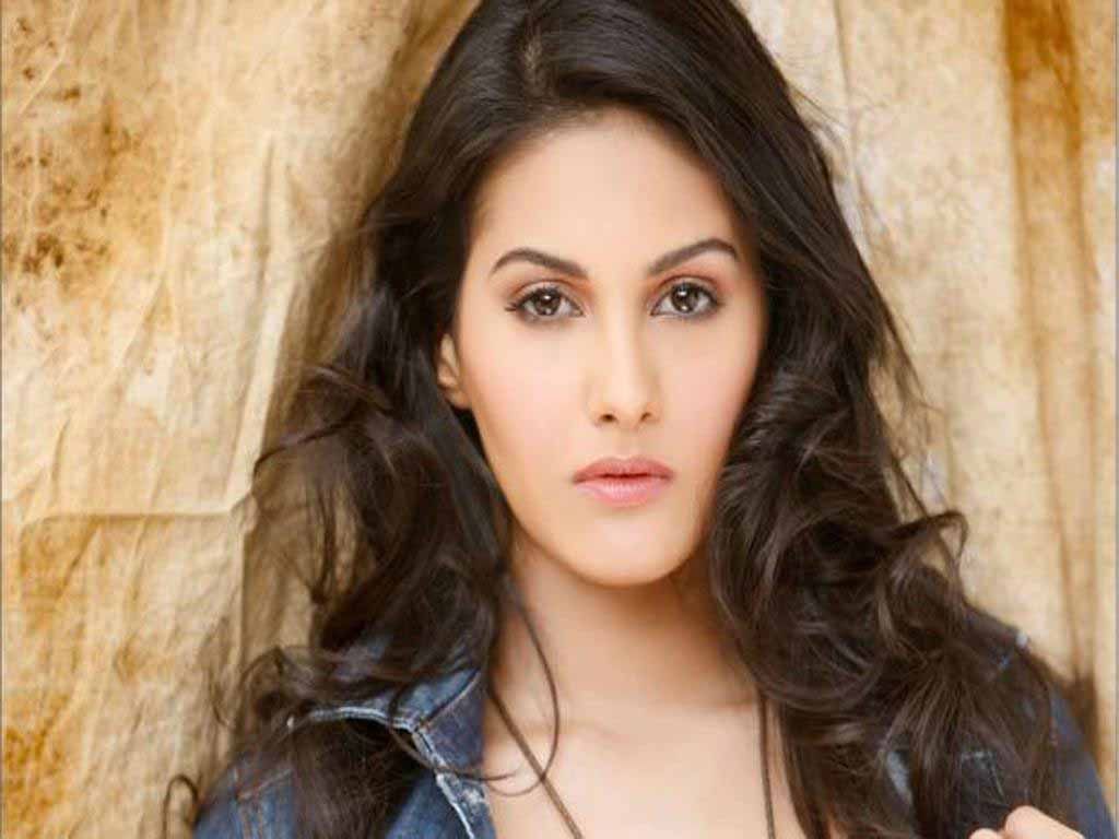 Amyra Dastur HD Wallpapers - Wallpaper Cave