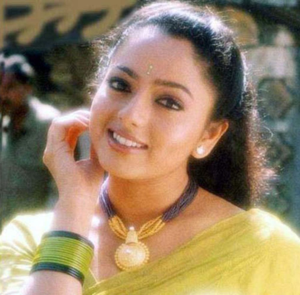 Soundarya Wallpapers - Wallpaper Cave