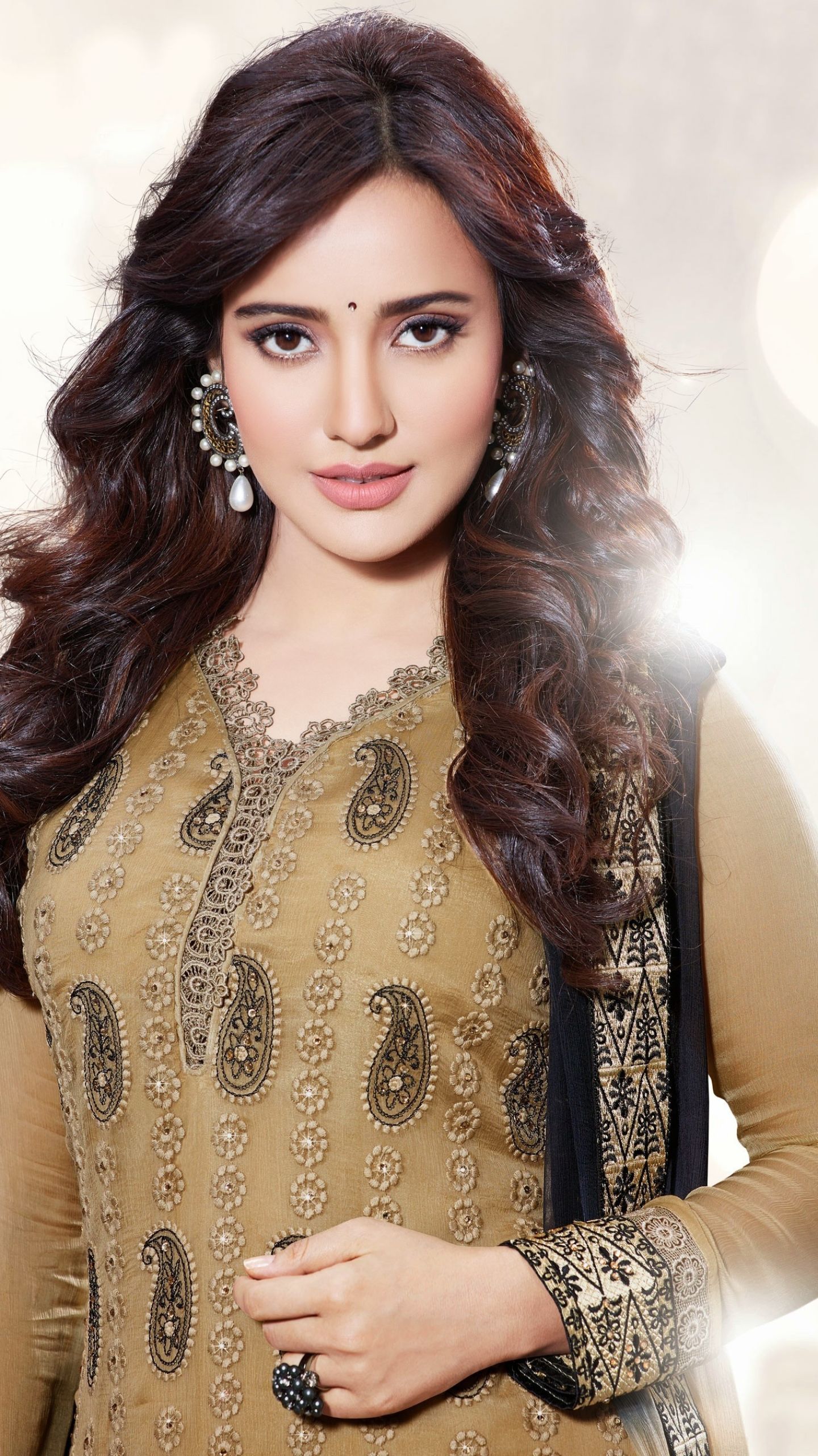 Neha Sharma Phone Wallpapers - Wallpaper Cave