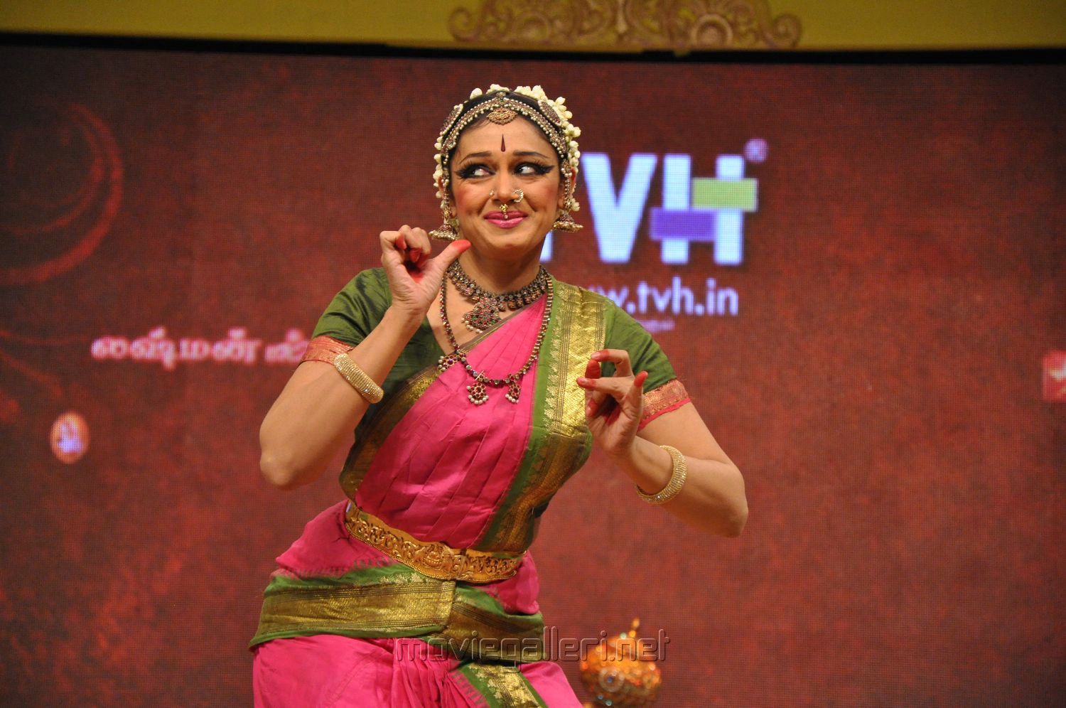 Shobana Wallpapers - Wallpaper Cave