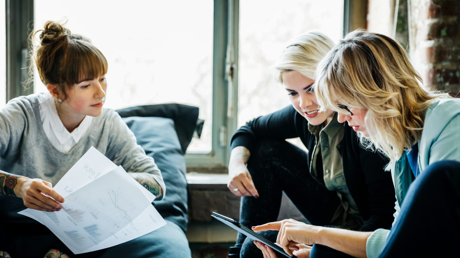 Millennial Women Wallpapers - Wallpaper Cave