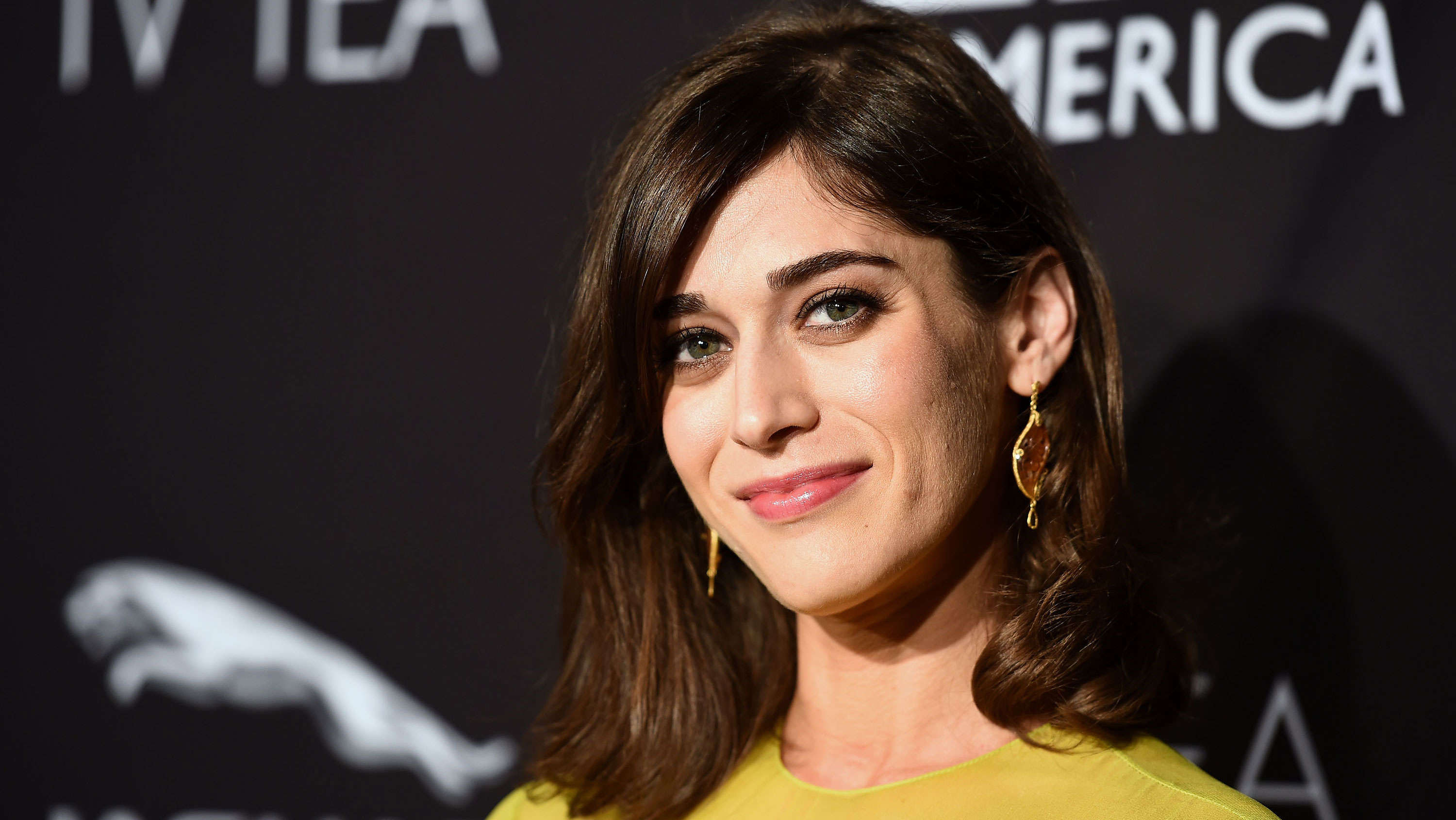 Lizzy Caplan Wallpapers - Wallpaper Cave