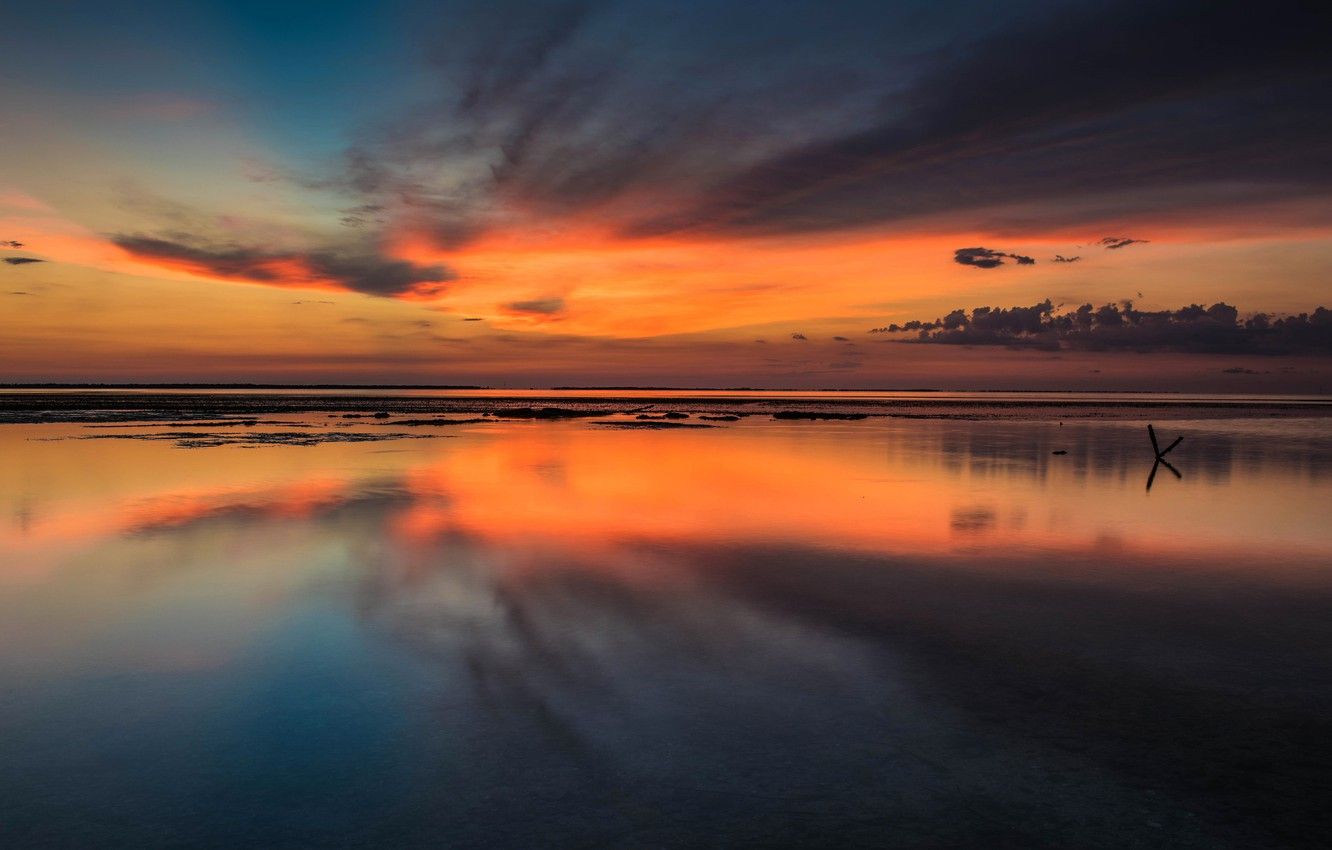 Space Cloud Reflection Wallpapers - Wallpaper Cave