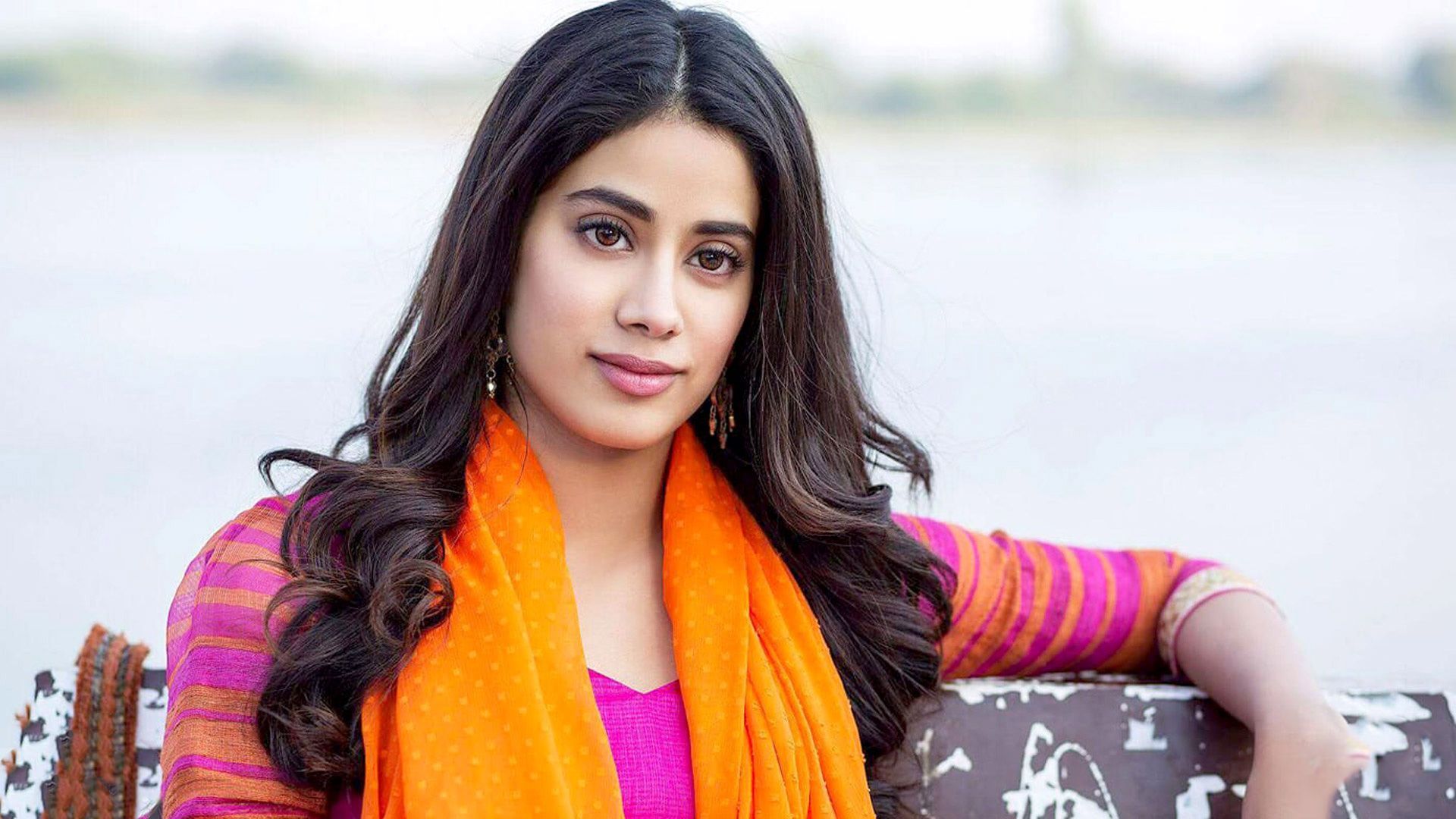 Jhanvi Kapoor Wallpapers What are some bold photographs of Jhanvi ...