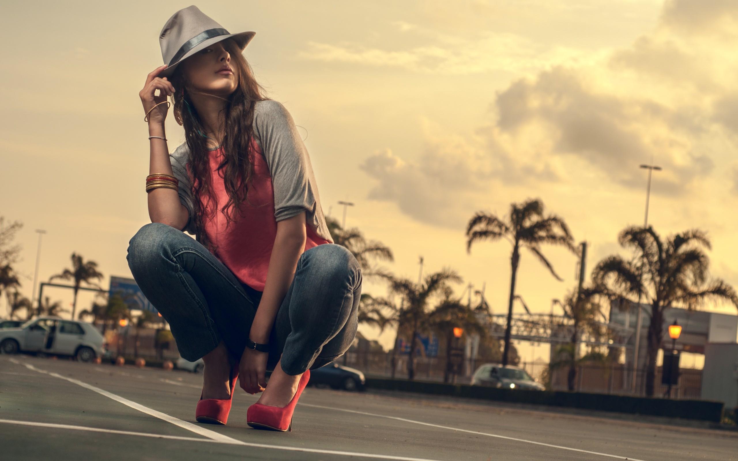 Modern Women Wallpapers - Wallpaper Cave