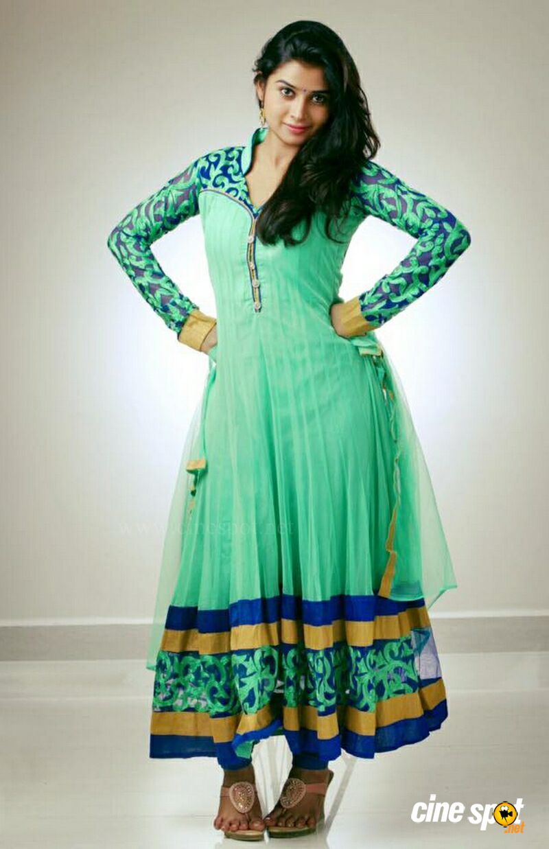 Sri Pallavi Wallpapers - Wallpaper Cave