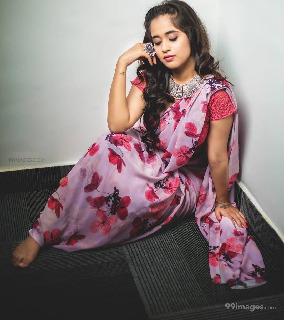 Deepthi Sunaina Wallpapers - Wallpaper Cave