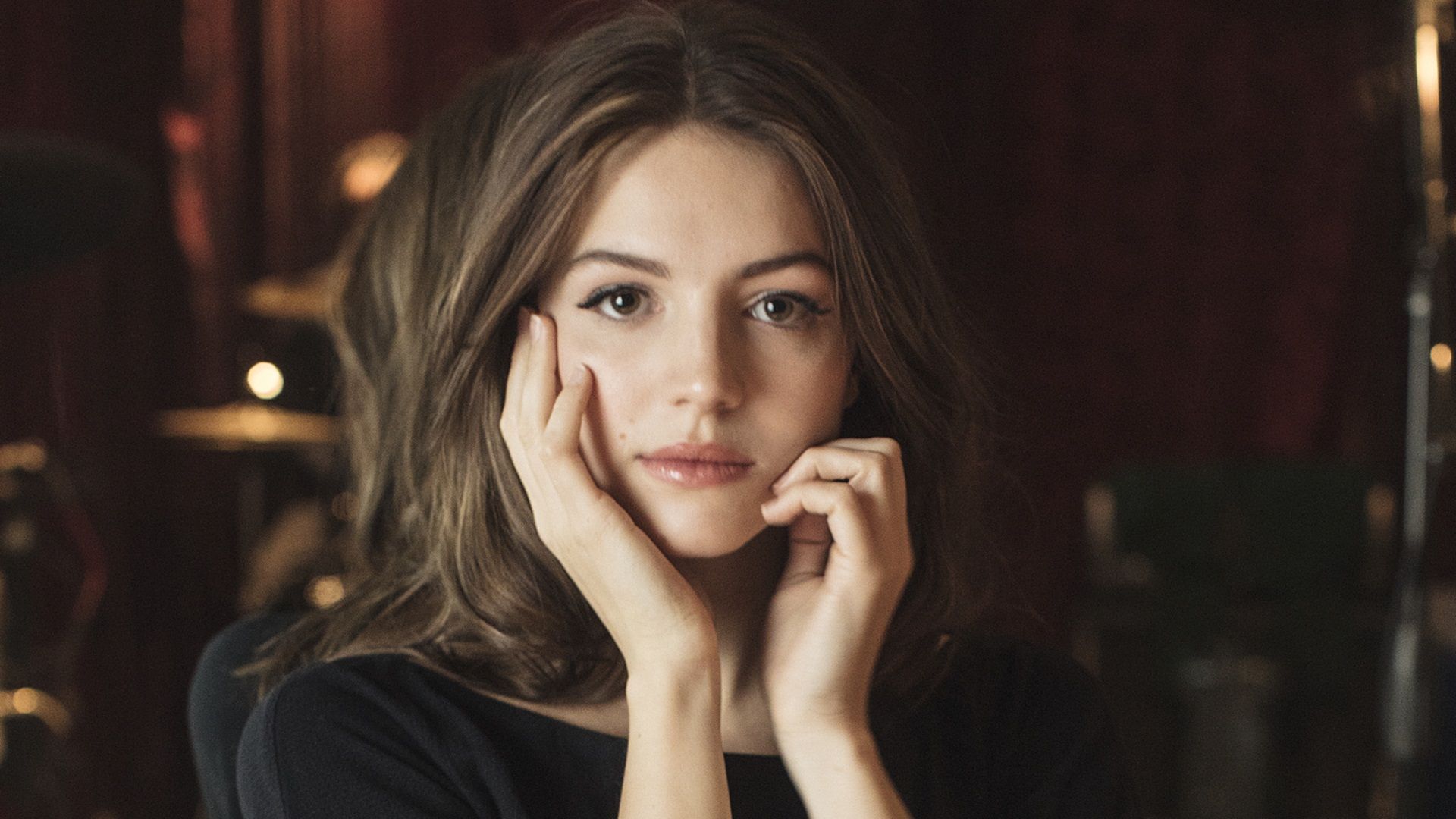 Ella Hunt Wallpapers - Wallpaper Cave