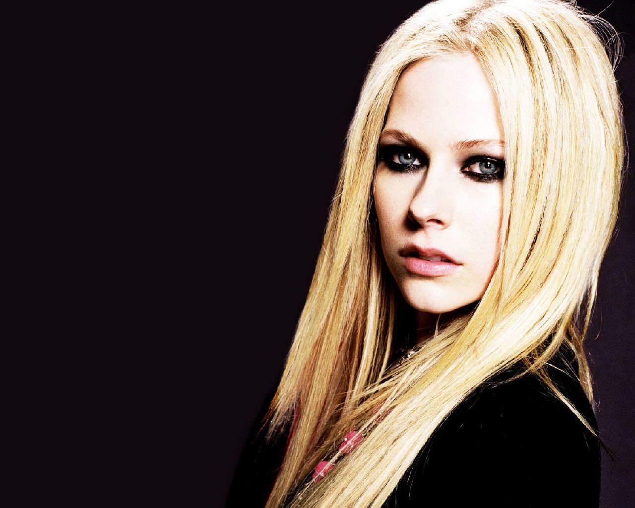 Avril Lavigne Girlfriend Wallpapers - Wallpaper Cave