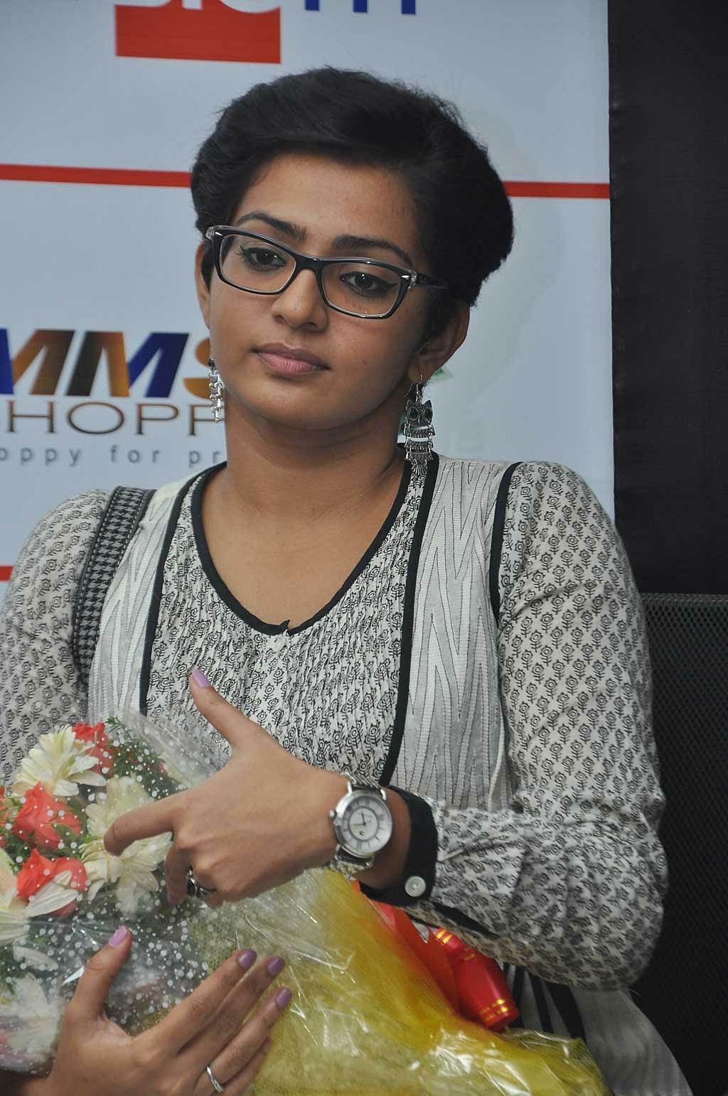 Parvathi Menon Wallpapers - Wallpaper Cave