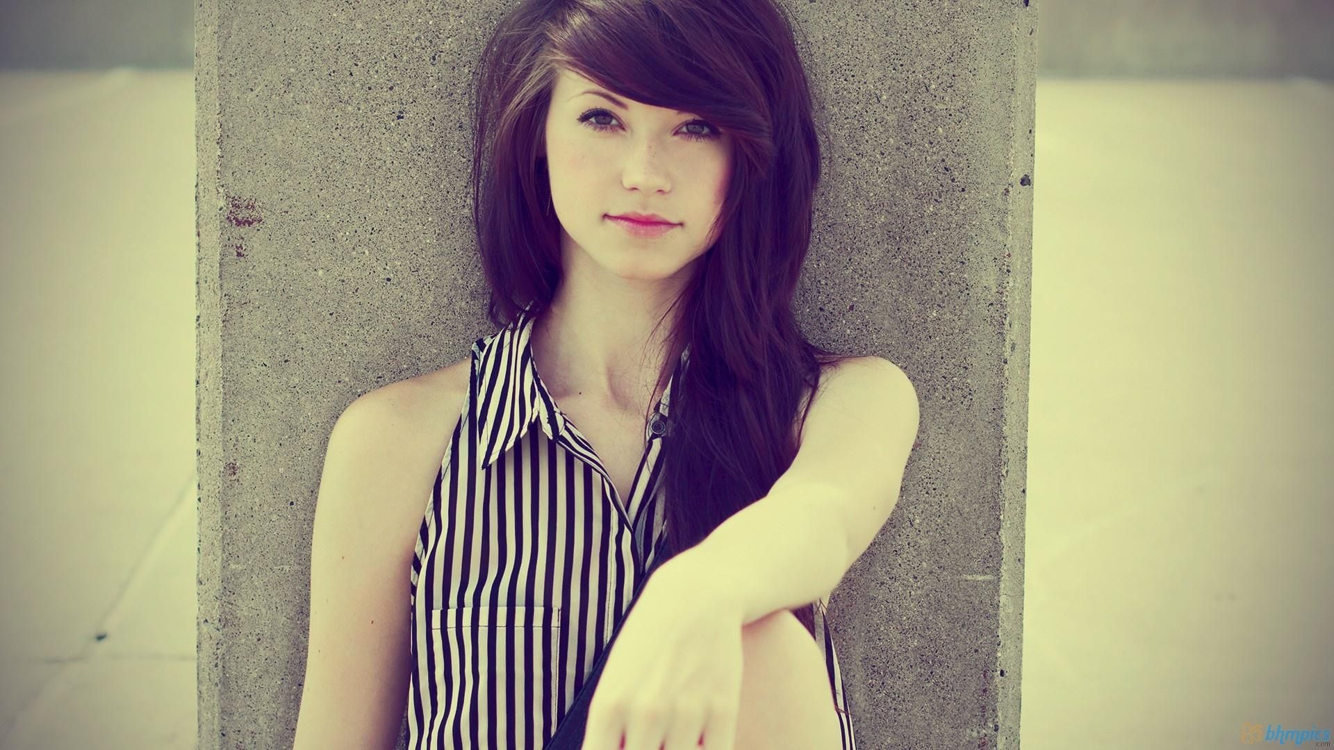 Women Front View Wallpapers - Wallpaper Cave