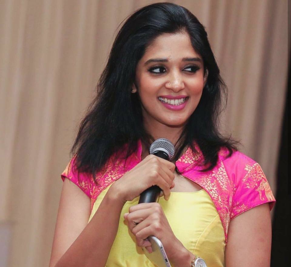 Nyla Usha Wallpapers - Wallpaper Cave