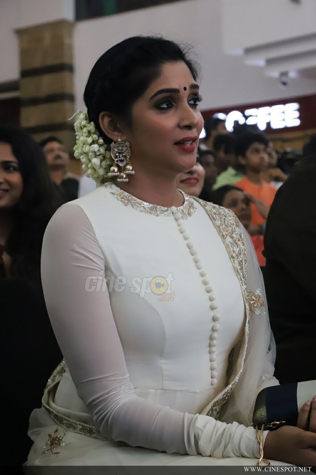 Nyla Usha Wallpapers - Wallpaper Cave