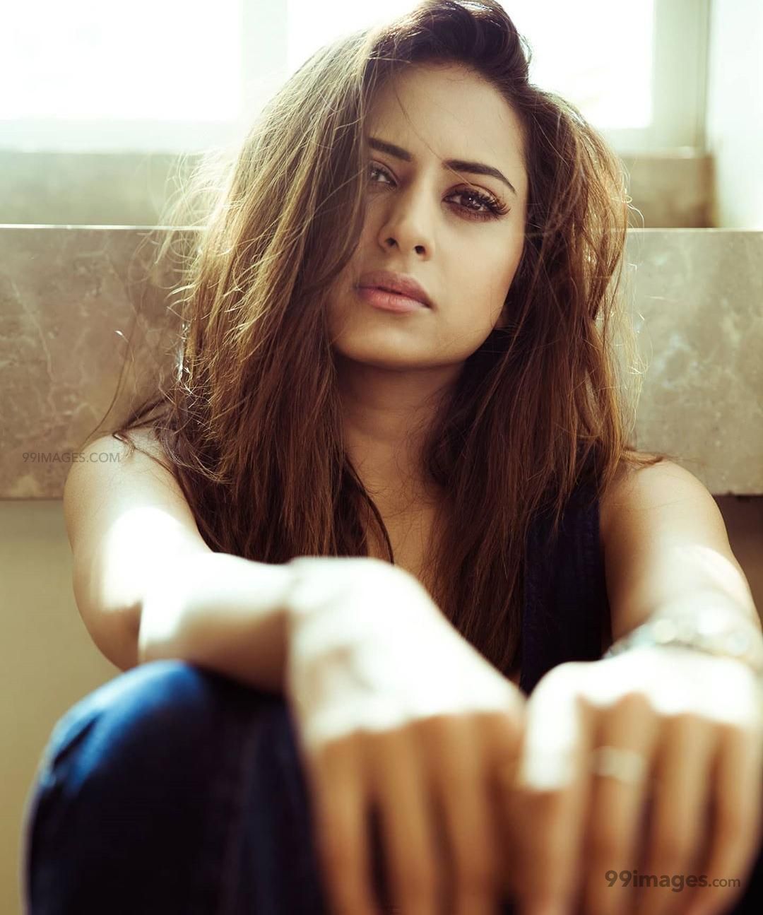 Sargun Mehta Hd Wallpapers