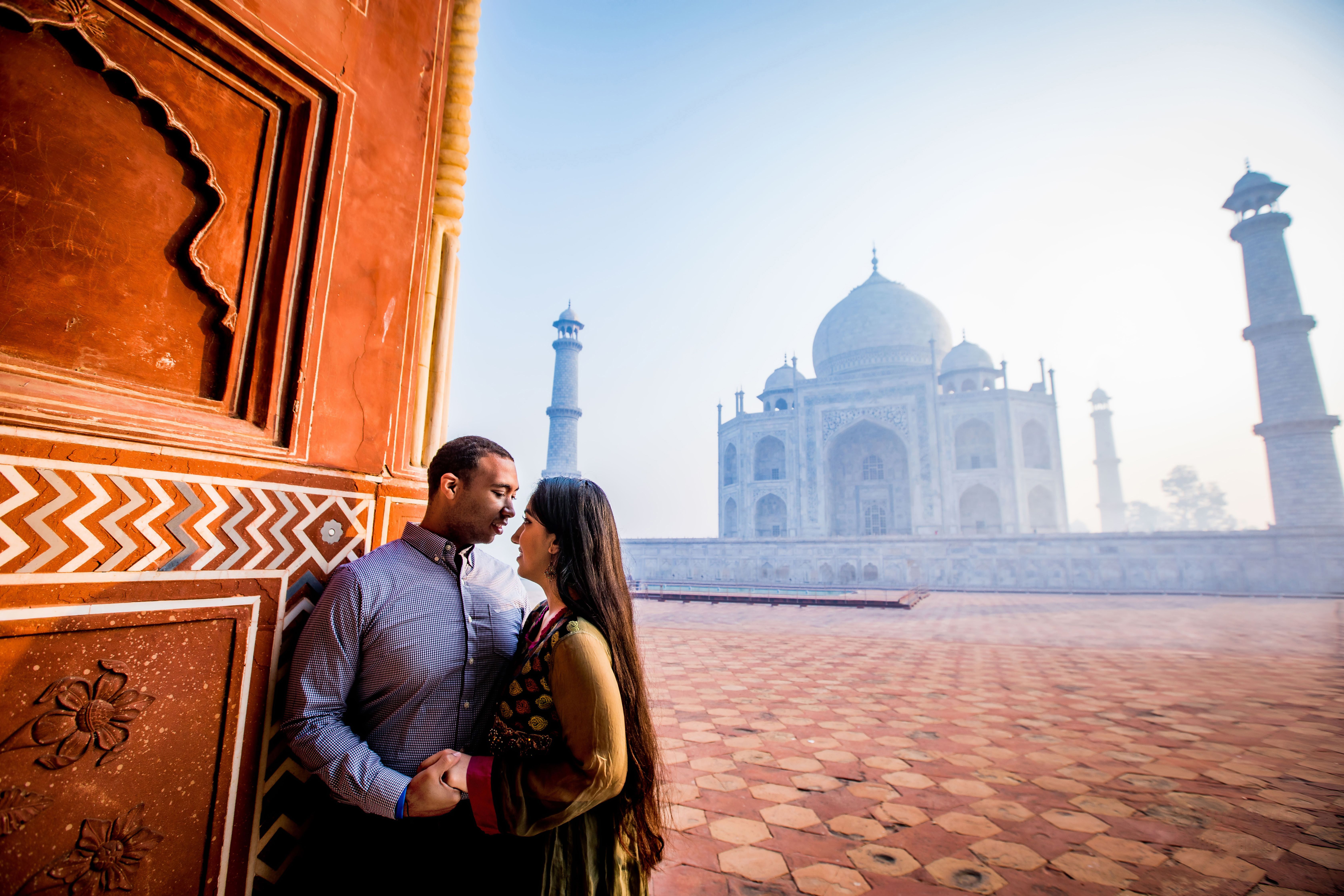 Couple In Front Of Taj Mahal Wallpapers - Wallpaper Cave