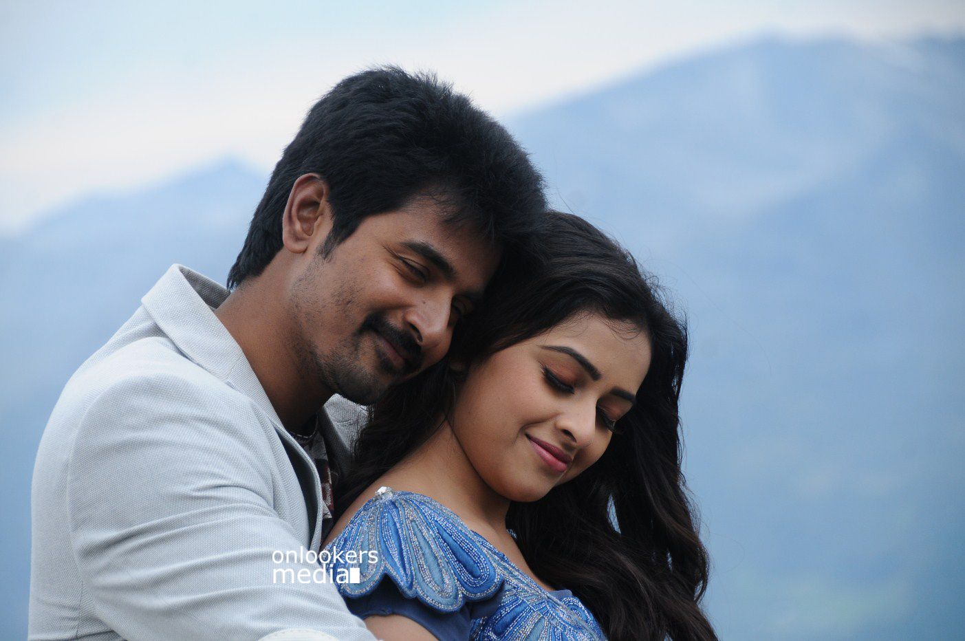 Kaaki Sattai Wallpapers - Wallpaper Cave