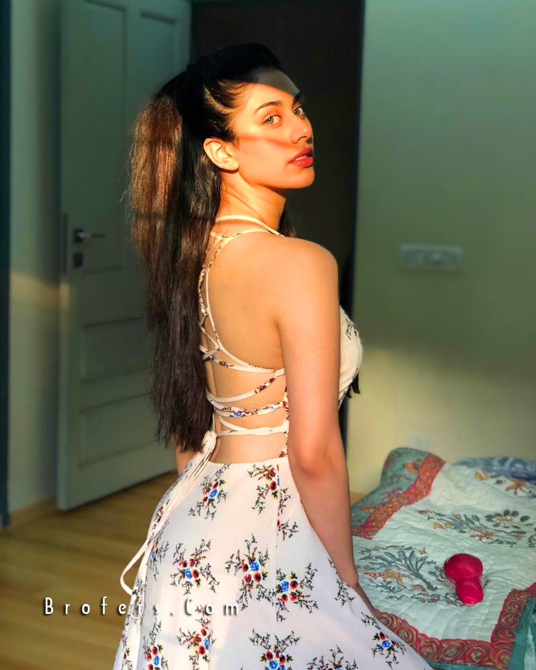 Warina Hussain Phone Wallpapers - Wallpaper Cave Warina Hussain Phone Wallpapers - Wallpaper Cave