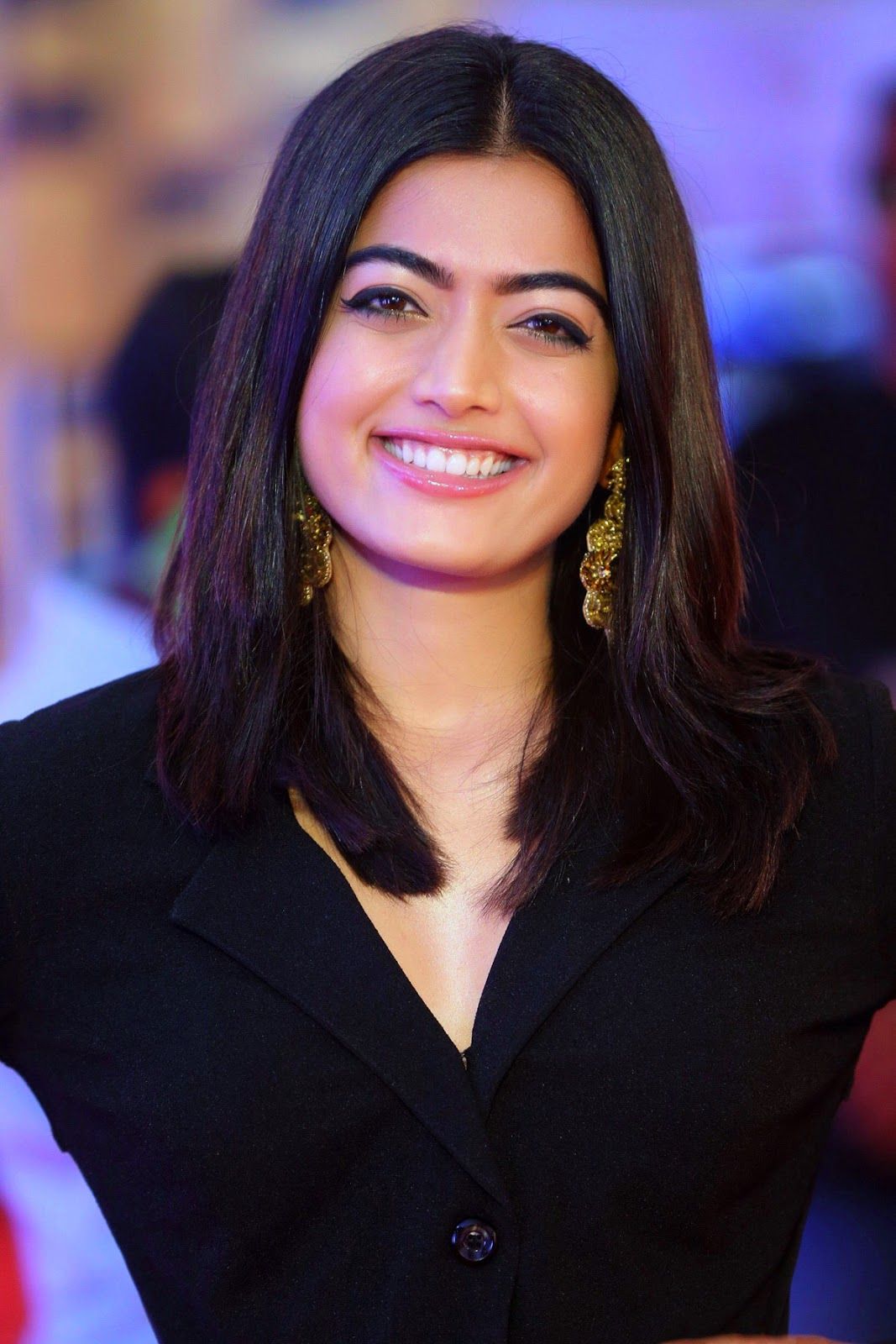 Rashmika Cute Wallpapers - Wallpaper Cave