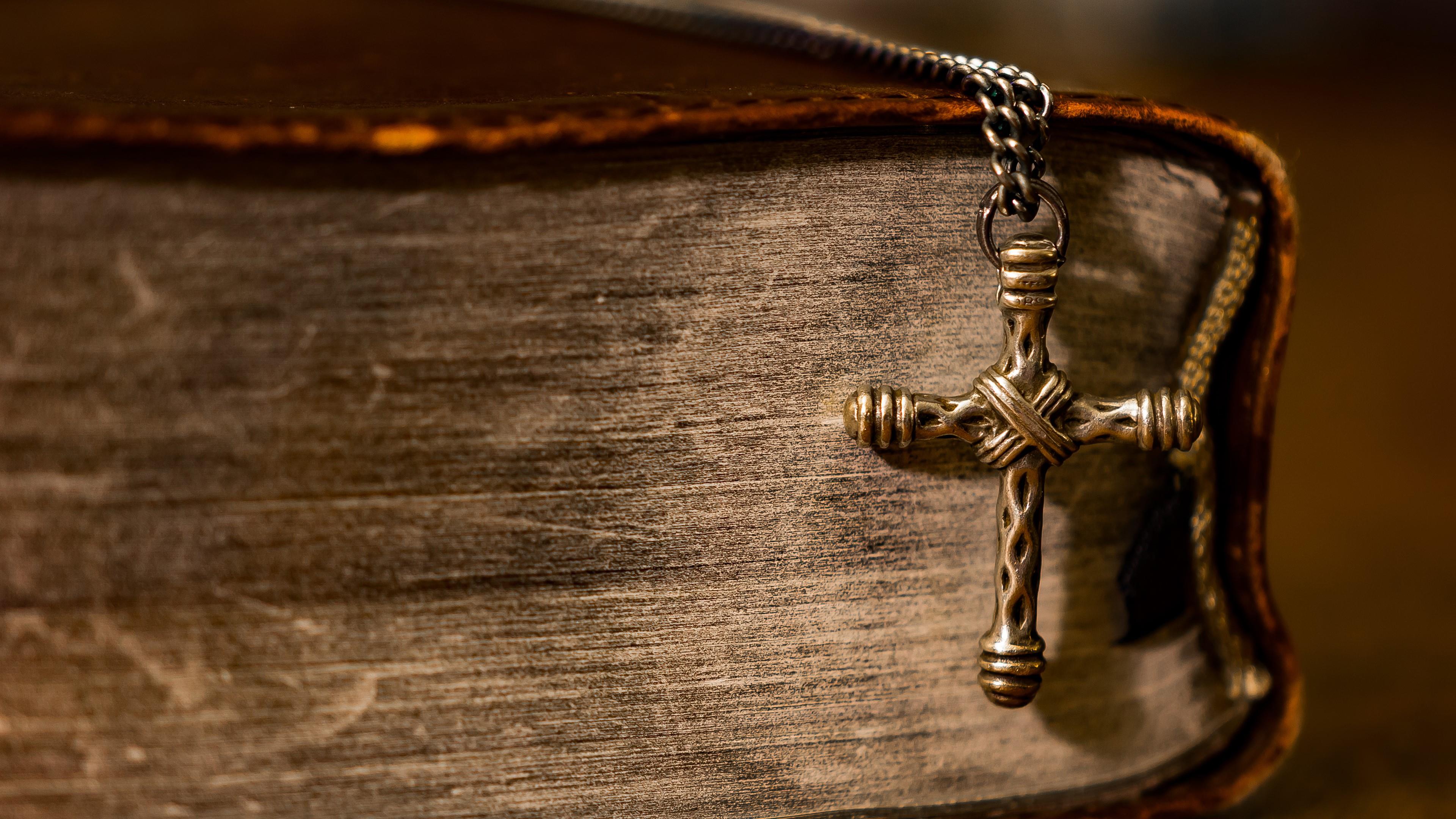 Cross And Bible Wallpapers Wallpaper Cave Cross And Bible Wallpapers Wallpaper Cave