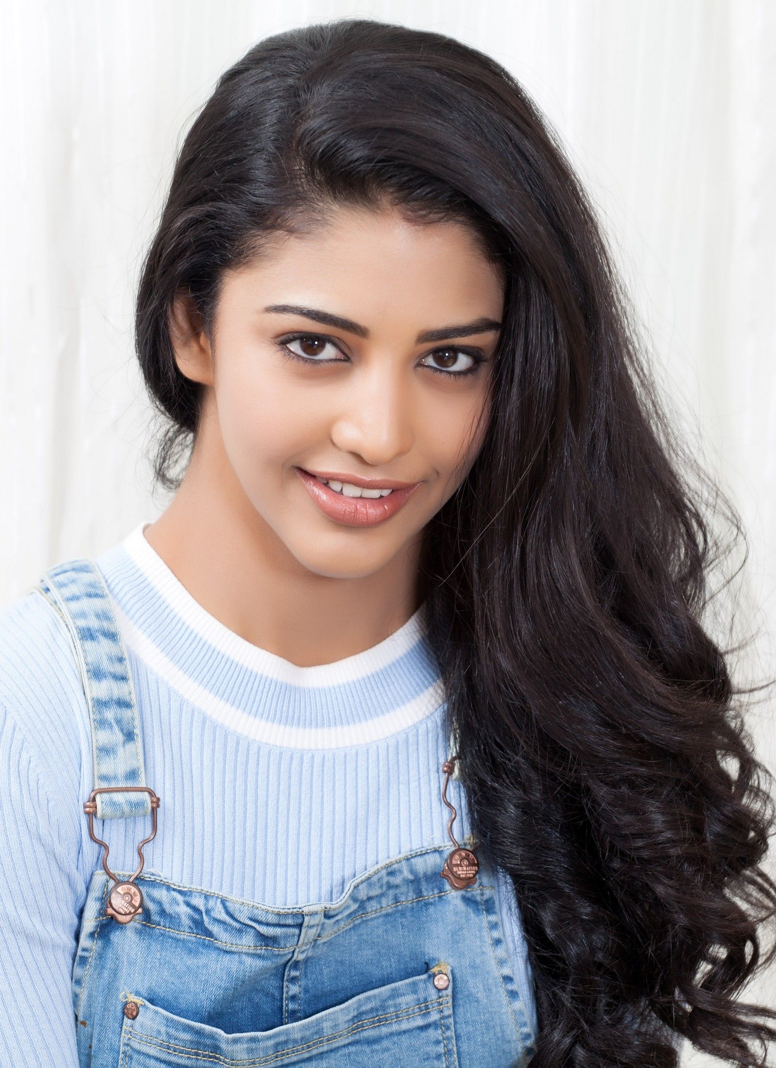 Daksha Nagarkar Wallpapers - Wallpaper Cave