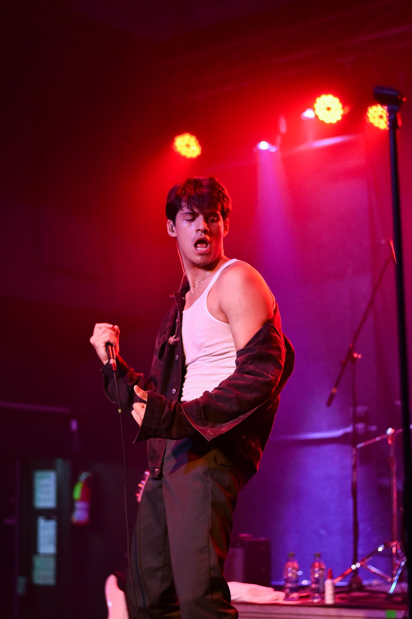 Omar Apollo Wallpapers - Wallpaper Cave