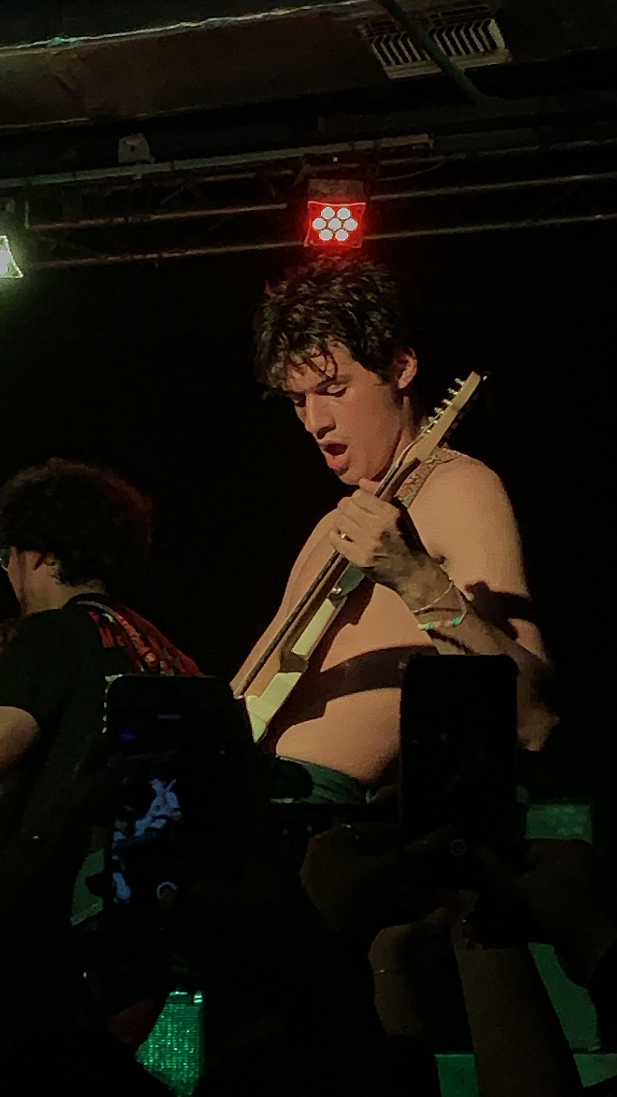 Omar Apollo Wallpapers - Wallpaper Cave