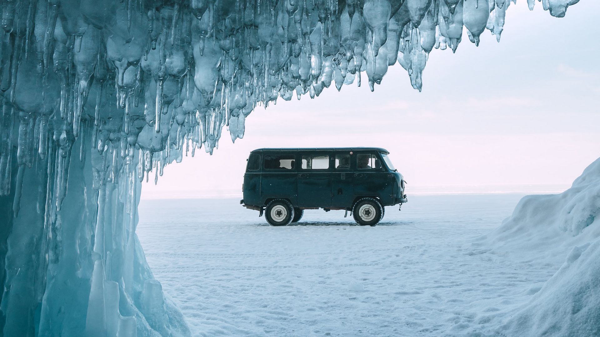 Winter Van Wallpapers - Wallpaper Cave