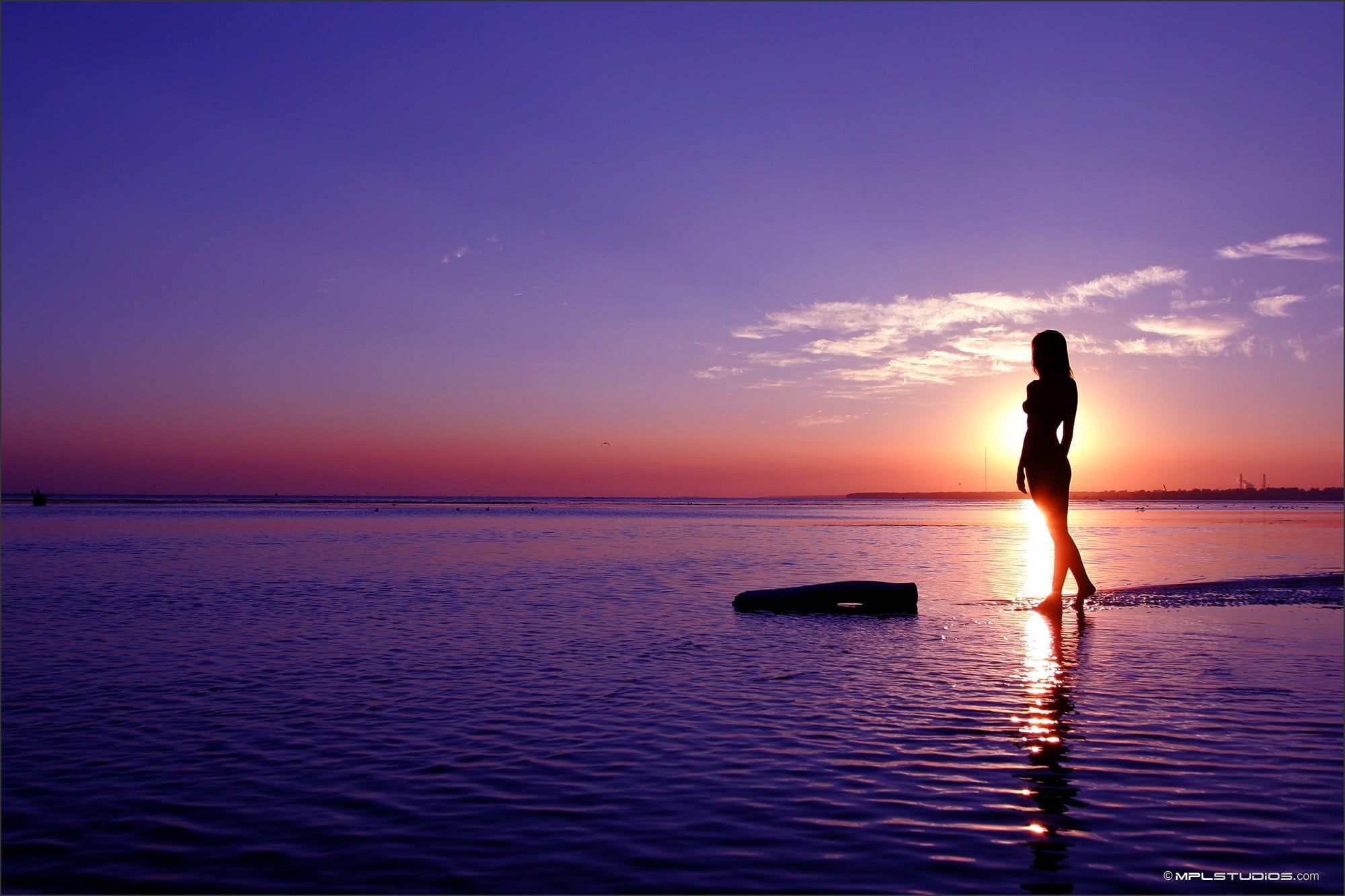 Women Standing Wallpapers - Wallpaper Cave