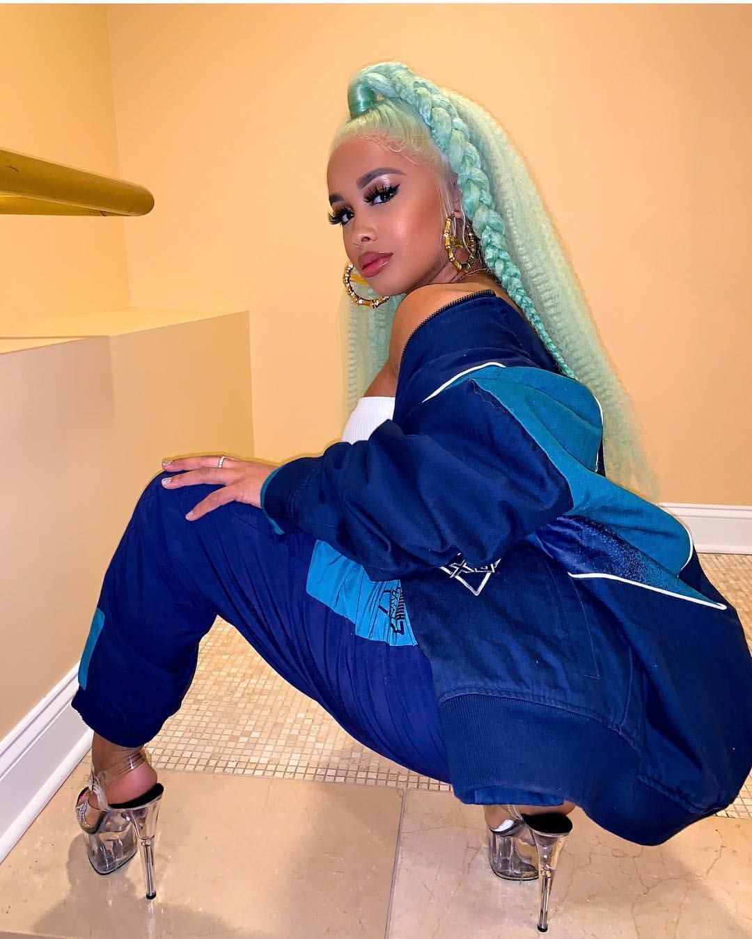 DreamDoll Wallpapers - Wallpaper Cave