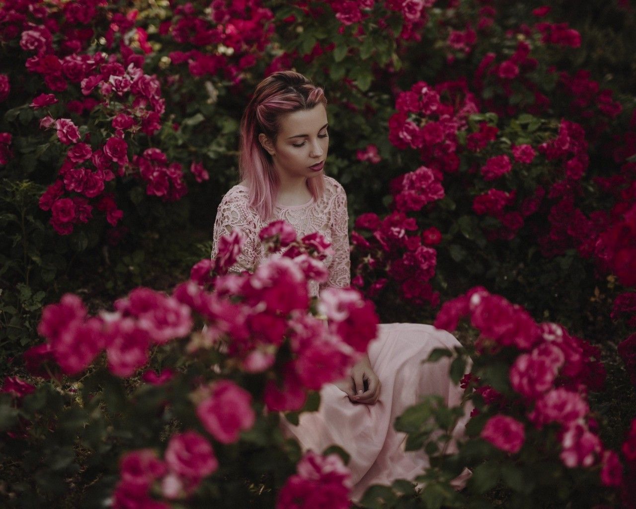 Garden Women Wallpapers - Wallpaper Cave