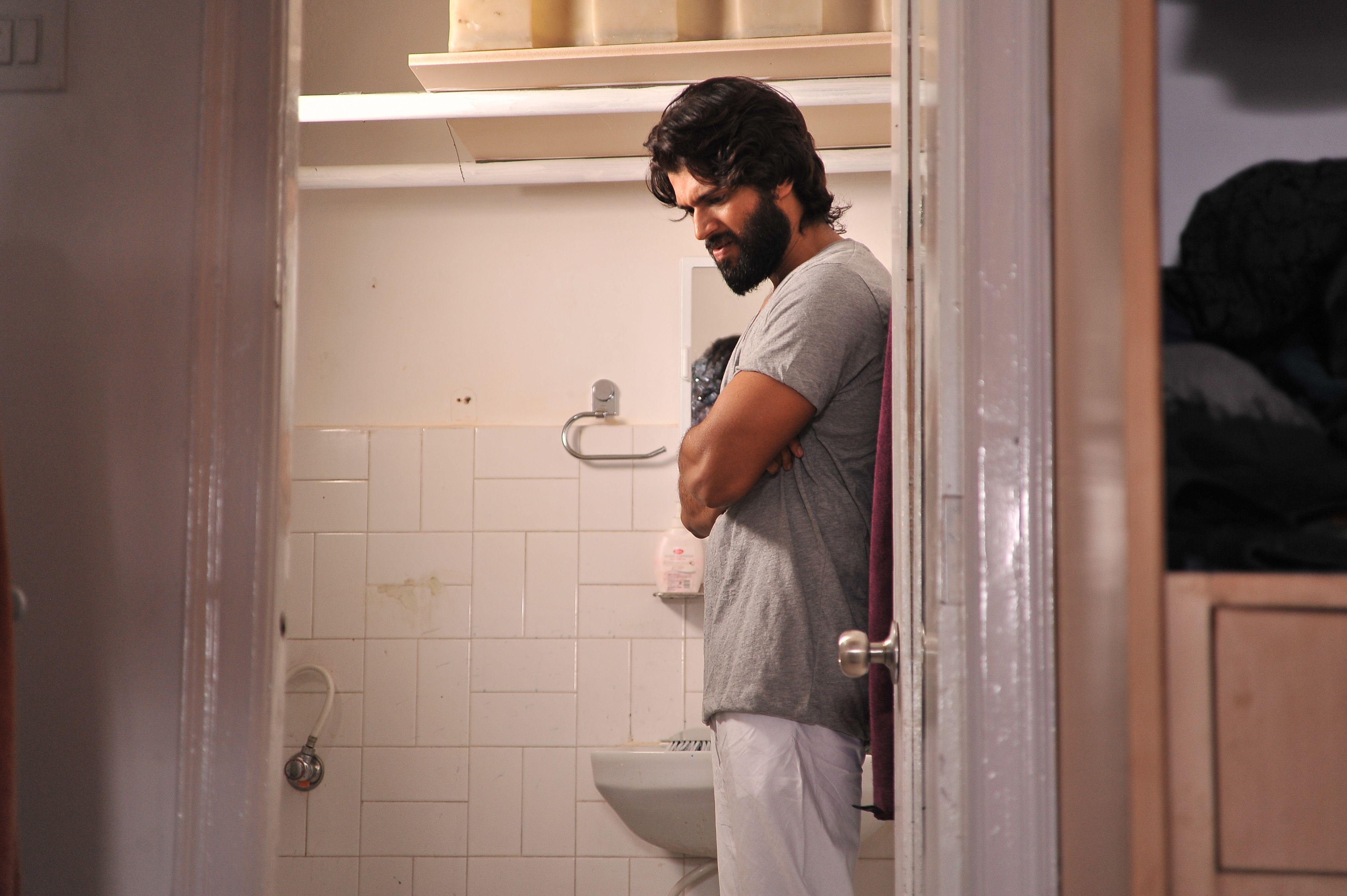 Arjun Reddy Sad Wallpapers - Wallpaper Cave