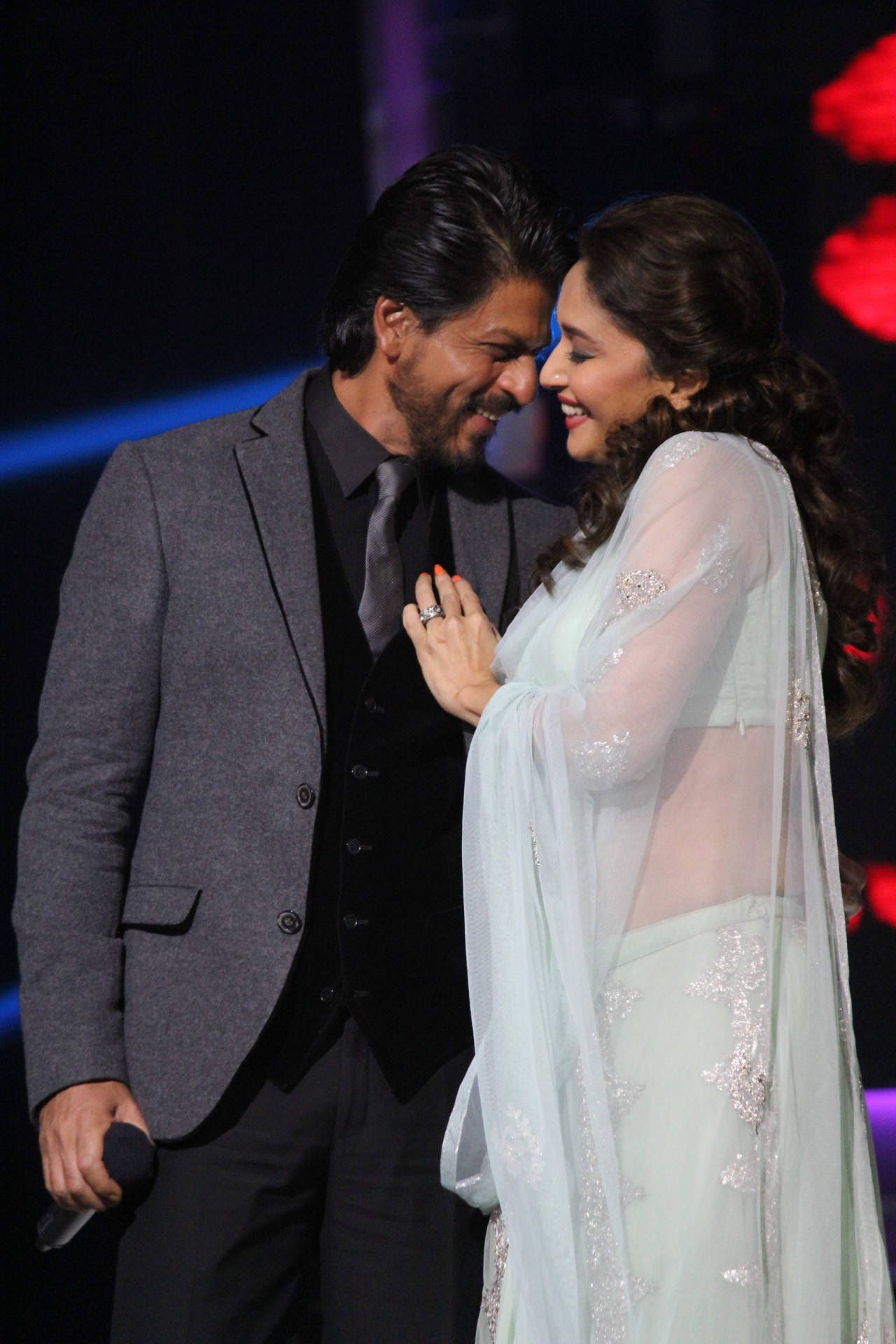 Shahrukh And Madhuri Dixit Wallpapers - Wallpaper Cave Shahrukh And Madhuri Dixit Wallpapers - Wallpaper Cave