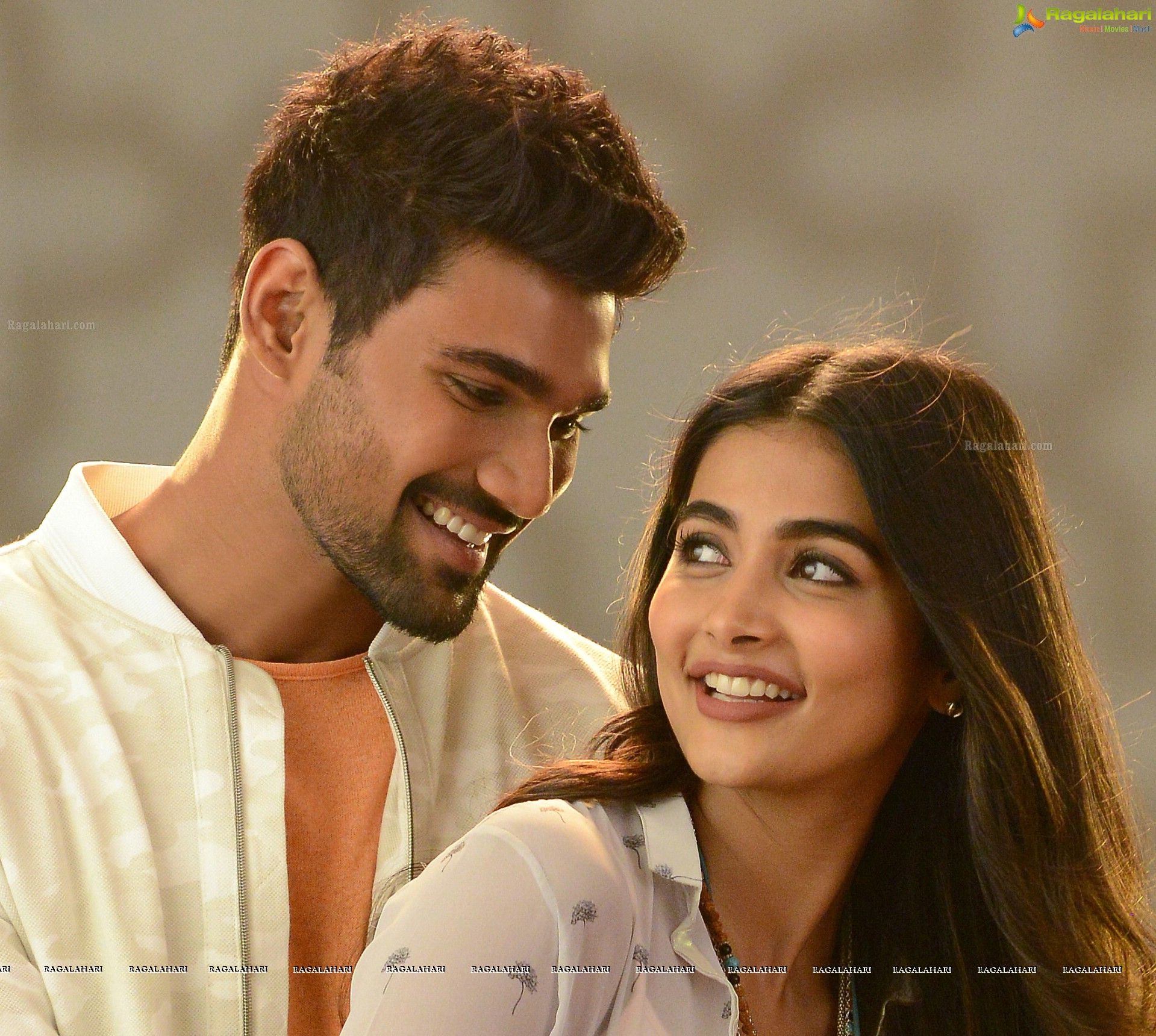 Bellamkonda And Pooja Hegde Wallpapers - Wallpaper Cave