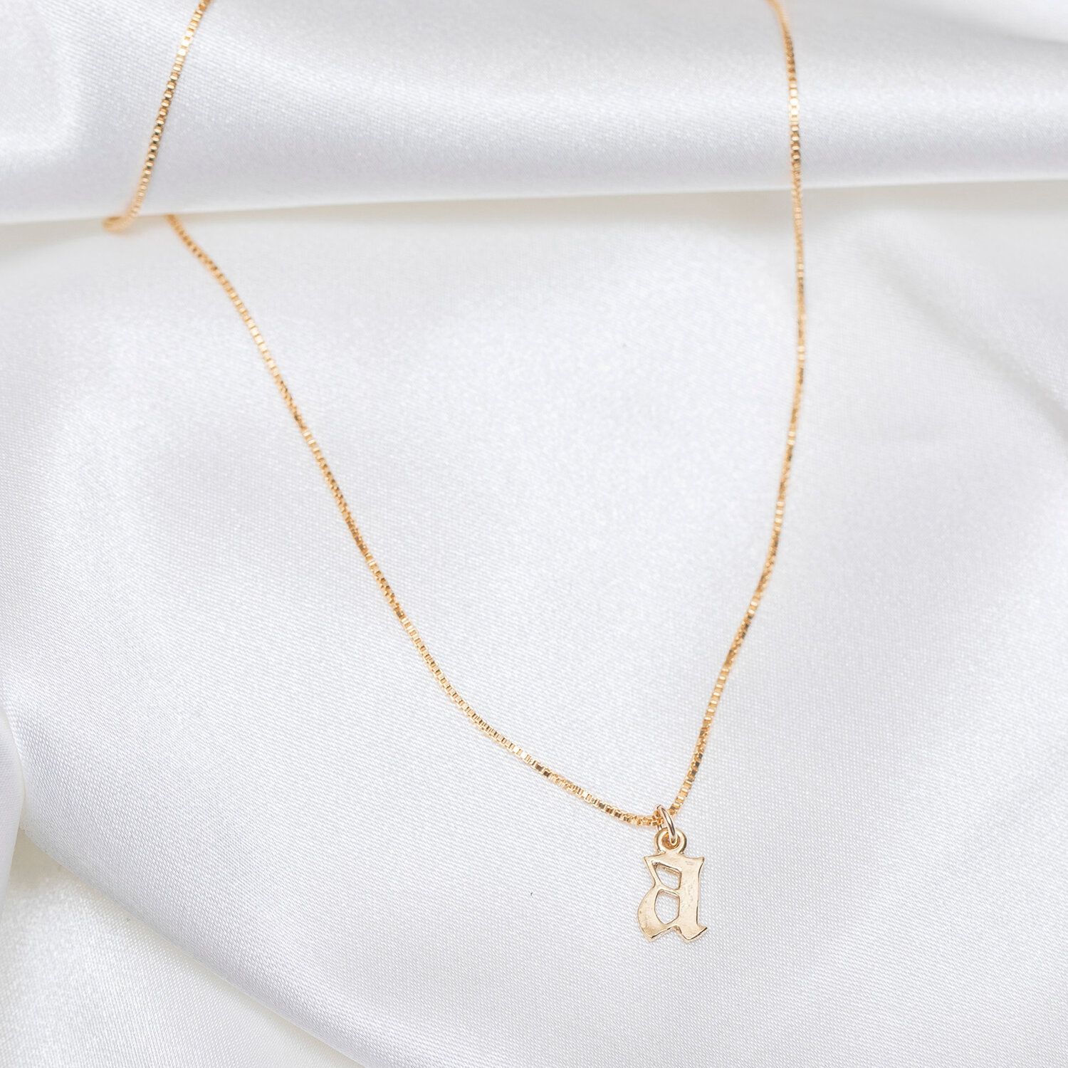 Initial Chains Wallpapers - Wallpaper Cave