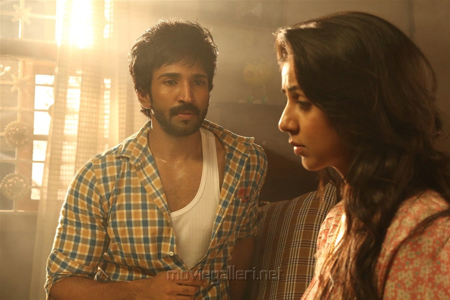 Maragadha Naanayam Wallpapers - Wallpaper Cave